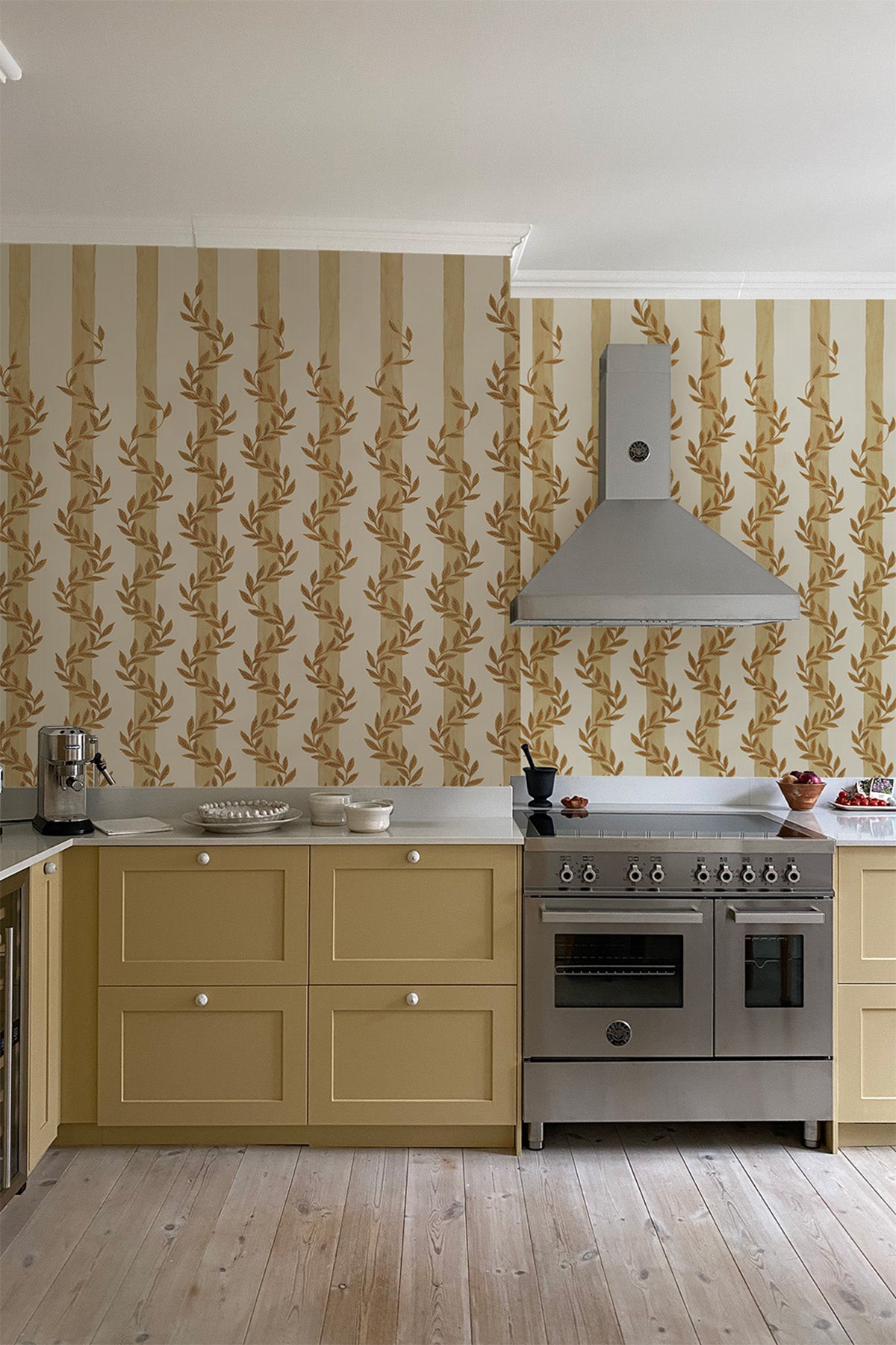 Exploring the color yellow in wall murals – belarteSTUDIO