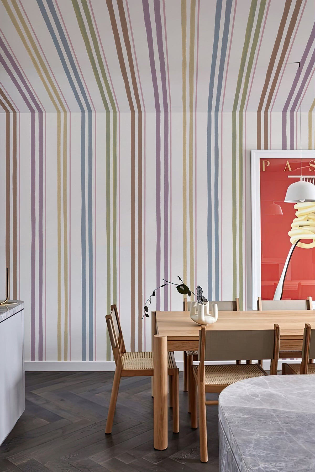 Contemporary Stripe Pastel Mural – Elegant Pop of Color – belarteSTUDIO